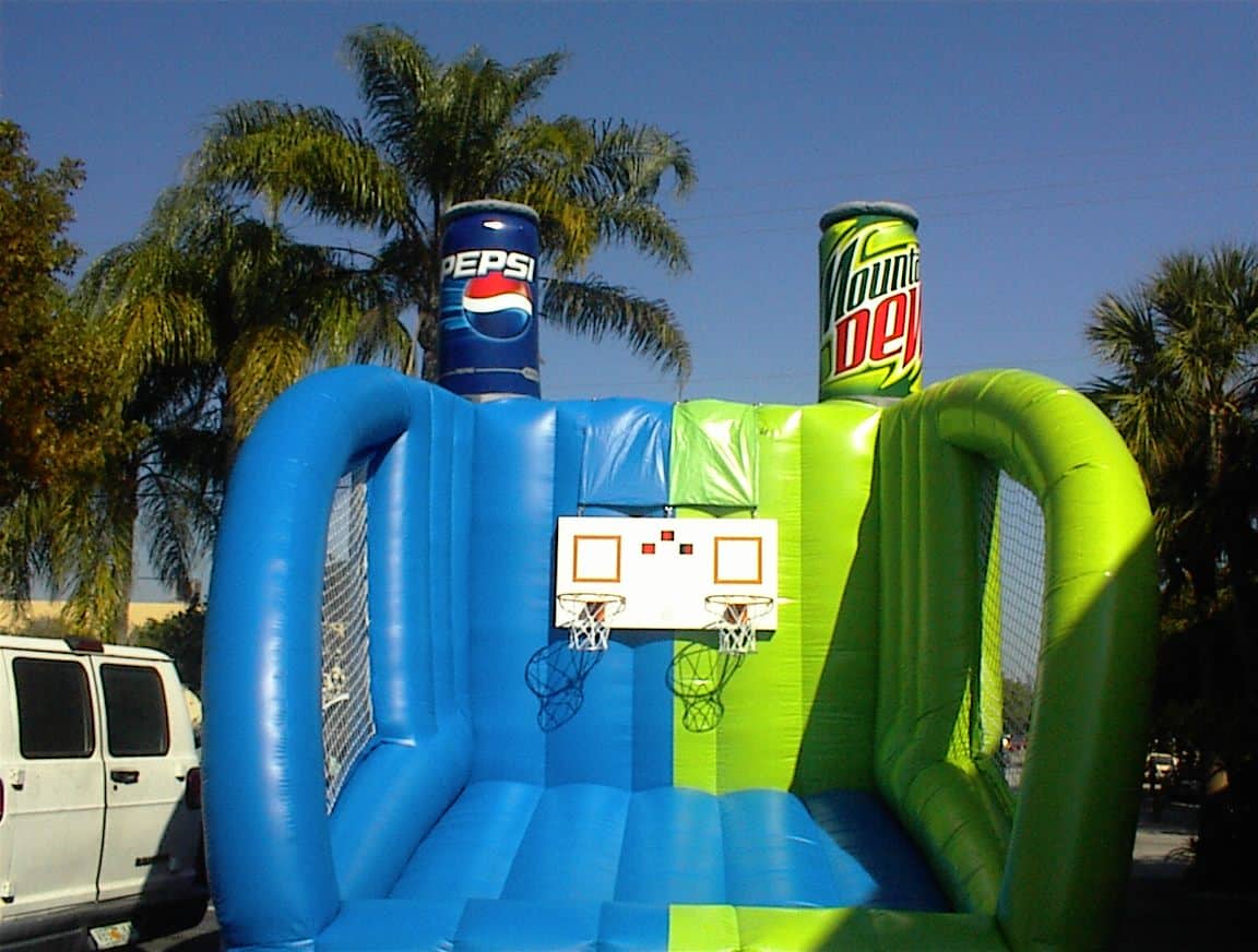 Giant Inflatables – Attention Grabbers at Summer Events